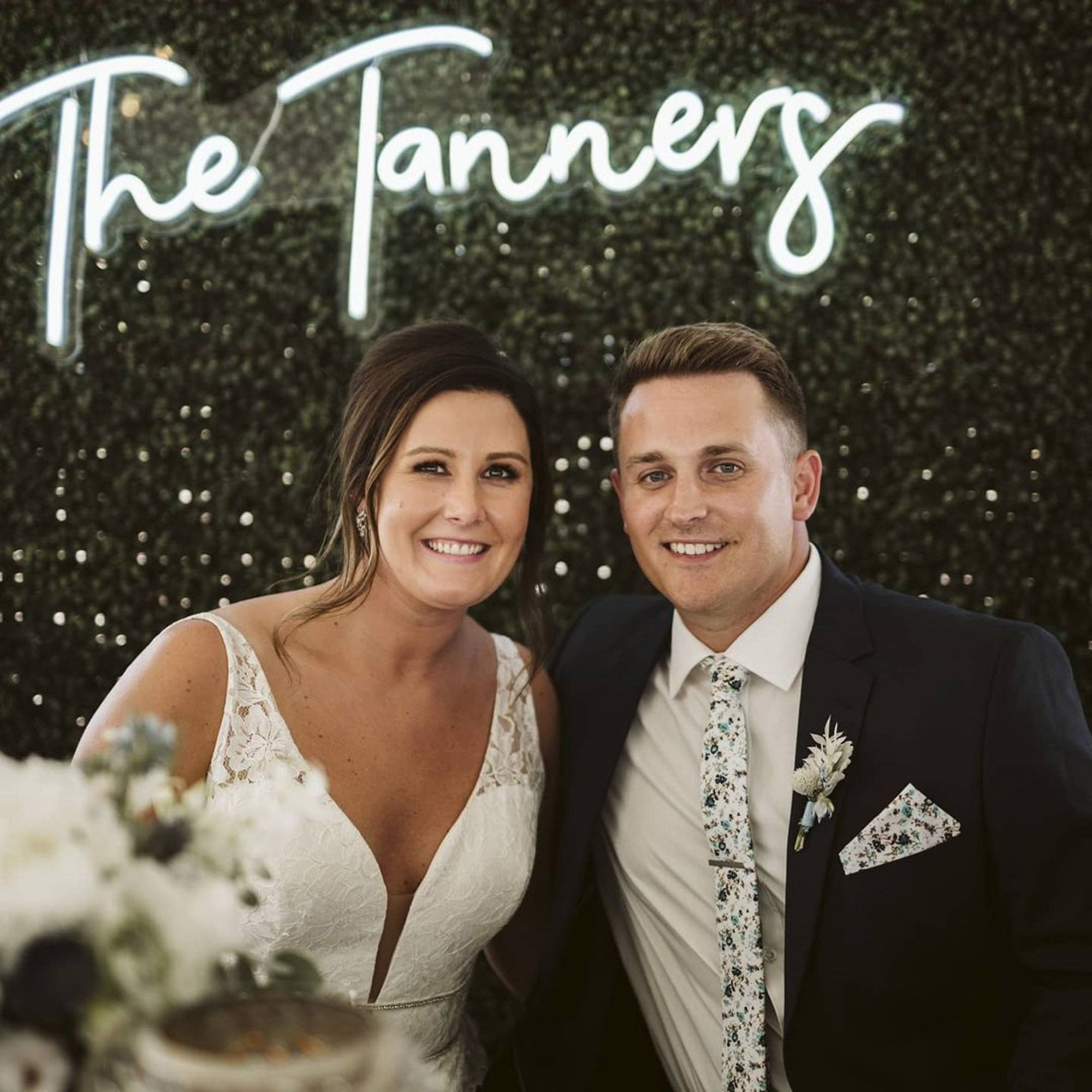 Best Ideas Neon Sign Grass Wall For Wedding & Events